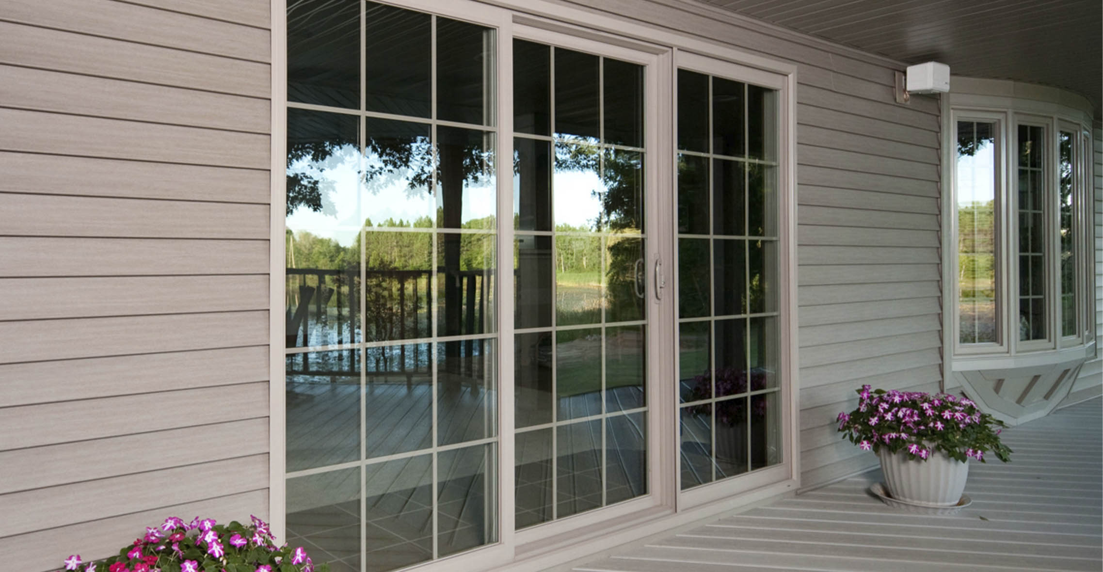 Colonial Style, Total Comfort. - Simonton